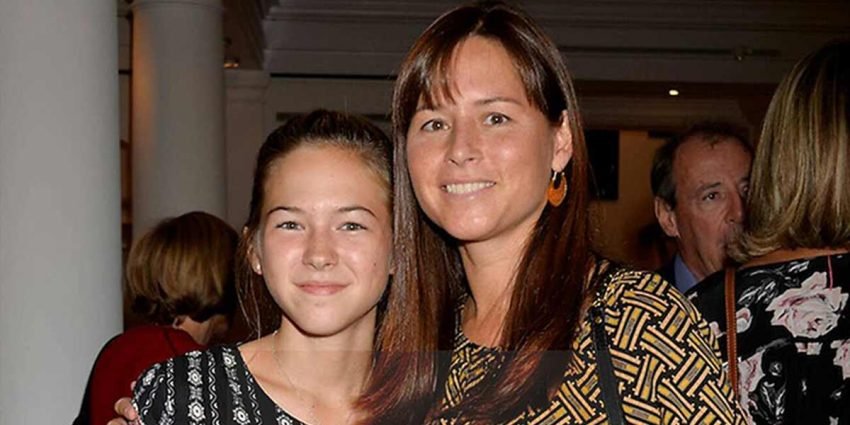 Ella Clapton Everything You Need To Know About Eric Claptons Gorgeous Daughter Quikforce